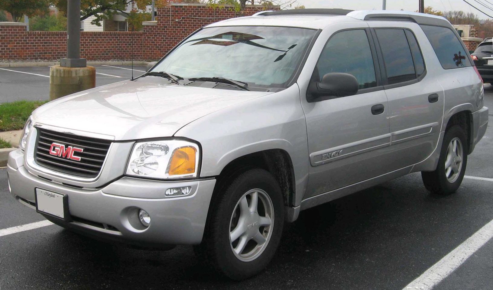 GMC Envoy technical specifications and fuel economy